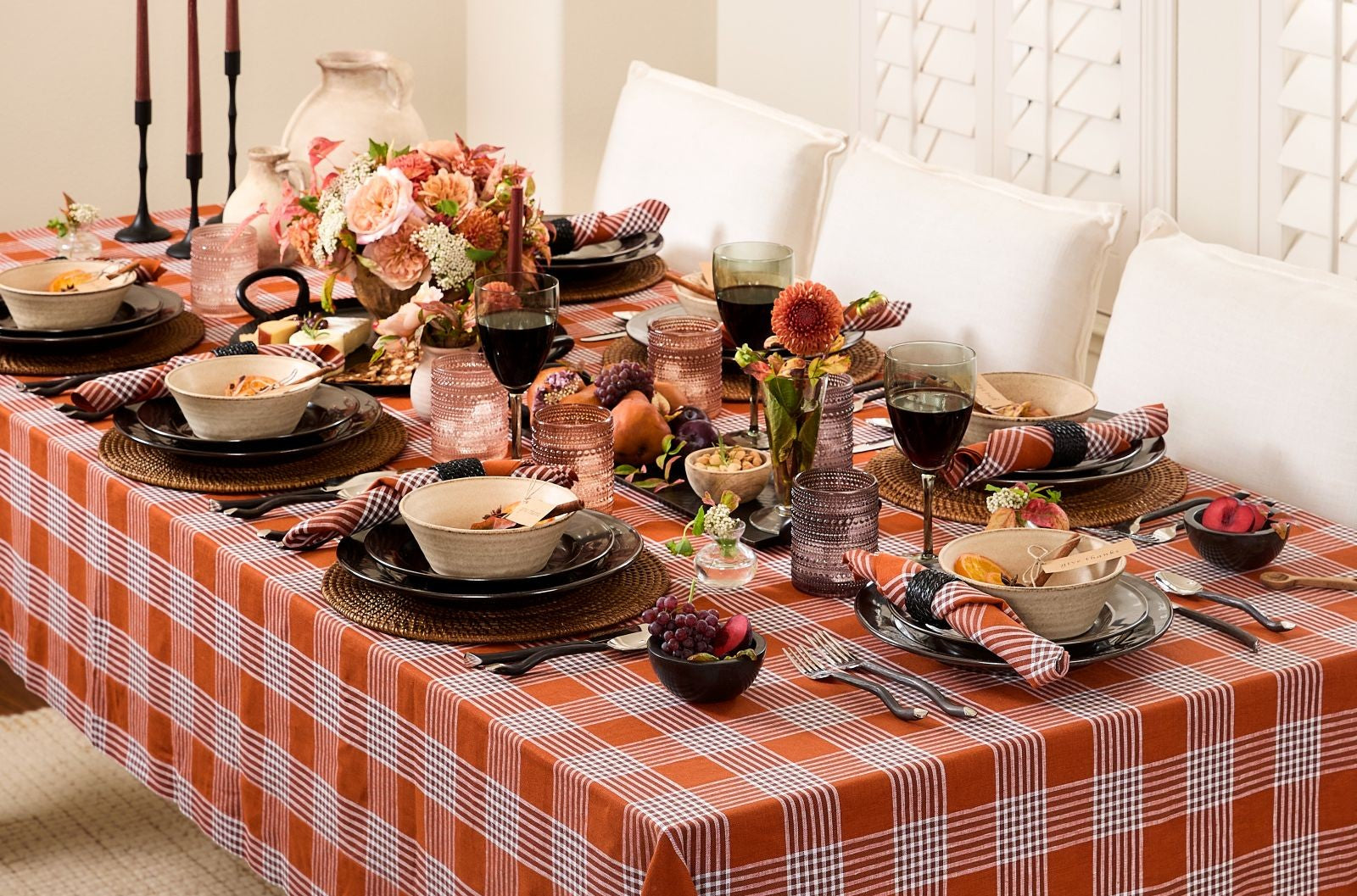 Host a Fancy Little Friendsgiving Feast – Solino Home